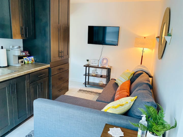 Modern Studio Apartment Near Edgefield! - Gresham, OR