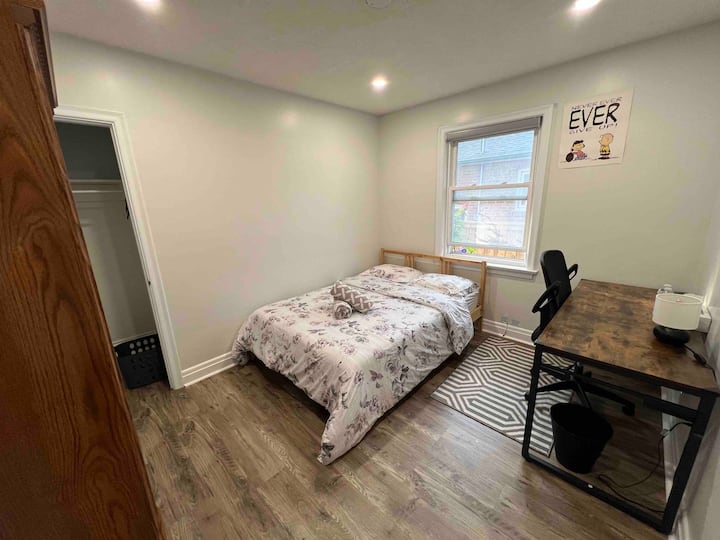 *Kipling Station* Convenient, Central Room For 2 - Centennial Park