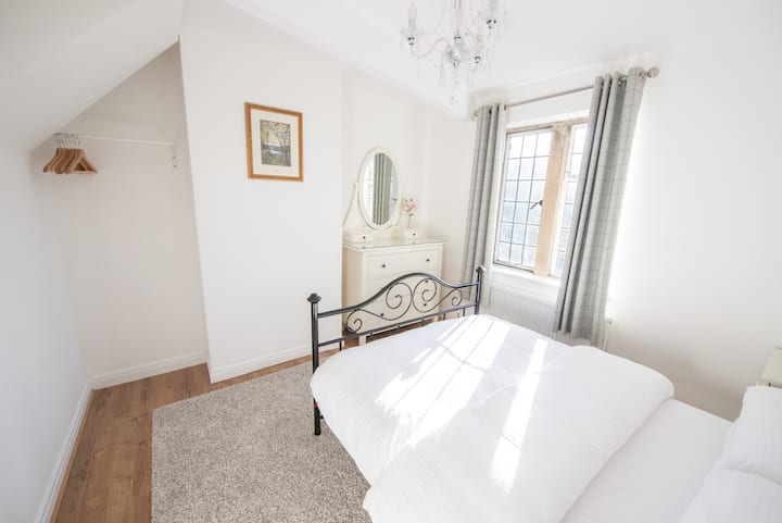Large Luxury Townhouse In The Heart Of Bakewell - Bakewell