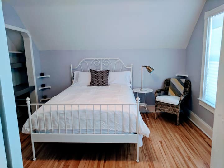 4 Bed 2 Bath Next To Park & Market - Fredericton