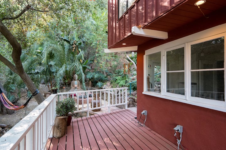 Serene Topanga Canyon Coastal Getaway - Topanga, CA