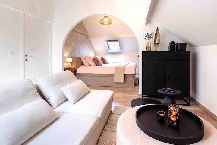 Cosy Suite With Jacuzzi & Relax Garden | Private - Sint-Truiden