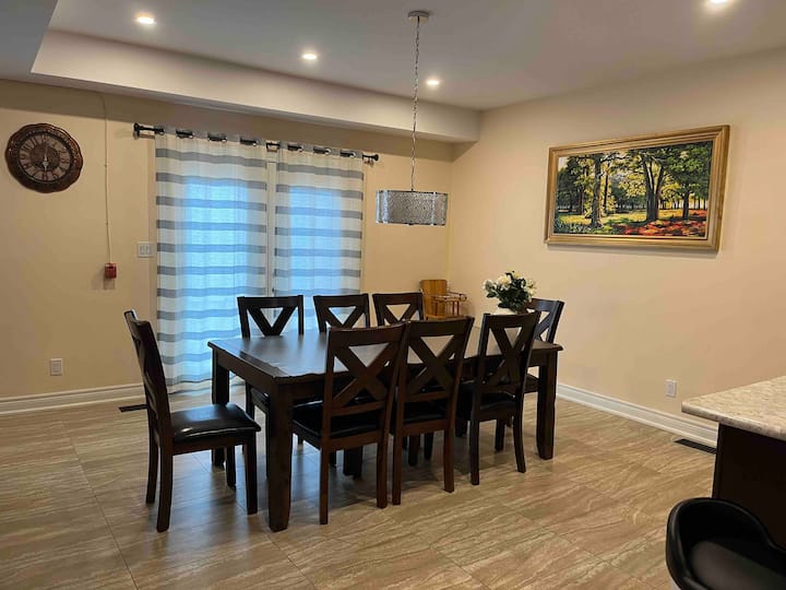 Amazing Spacious House In Niagara Falls Canada - Niagara Falls