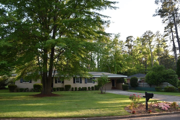Beautiful Bungalow With Stunning Backyard - Augusta, GA