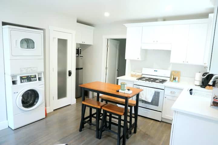 Charming Retreat In Pasadena: Near Rose Bowl - Pasadena, CA