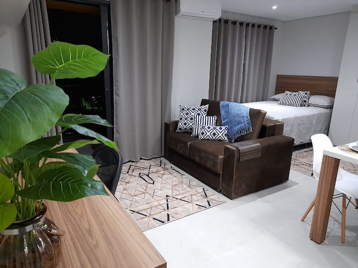 Maravilhoso Studio - Novíssimo, Com Estacionamento - Curitiba