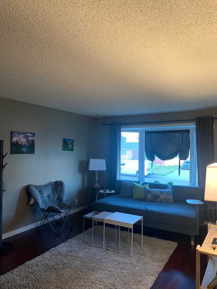 Private Bedroom Space W/driveway Parking - Lethbridge
