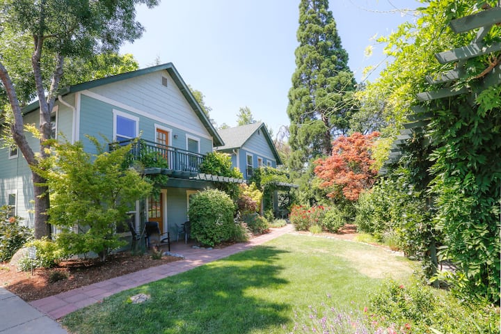 Abbott's Cottages - Avocet - Ashland, OR