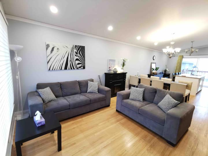 15mins To Old Montreal, 3 Free Parking - Brossard