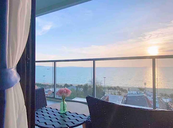 Aeras Beachfront Condominium Jomtien Pattaya - Pattaya City