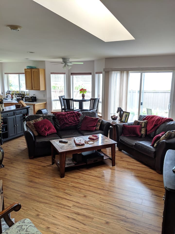 Cozy Peregrine Court - Port Orchard, WA