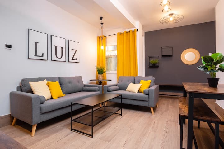 Loira La Luz: Estilo Nórdico En Zona Residencial - Zaragoza