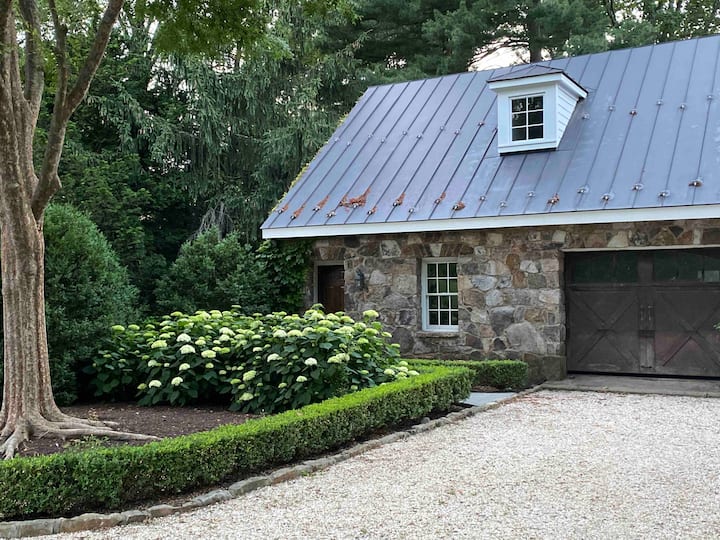 Zulla Farm Garage Apartment - Middleburg, VA