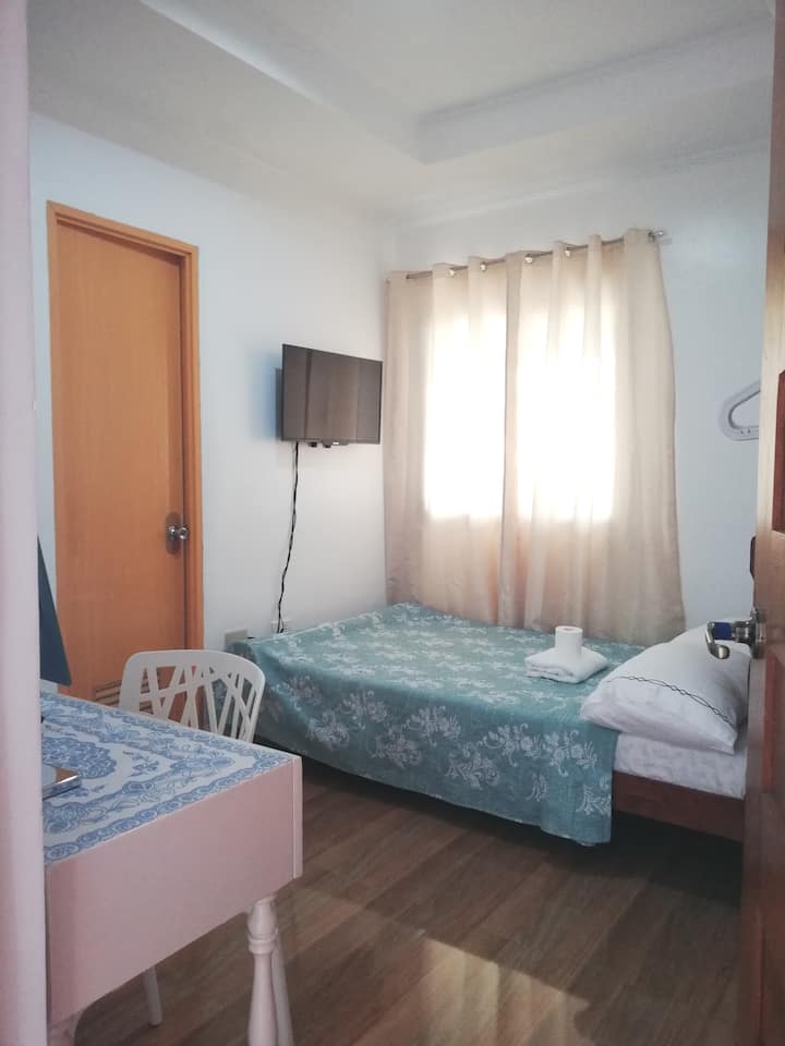 Relaxing Budget Room In Albay - Daraga
