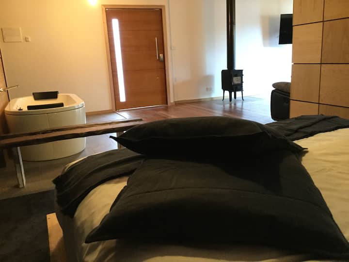 Private Paradise At The Rocks Apartments - Halls Gap