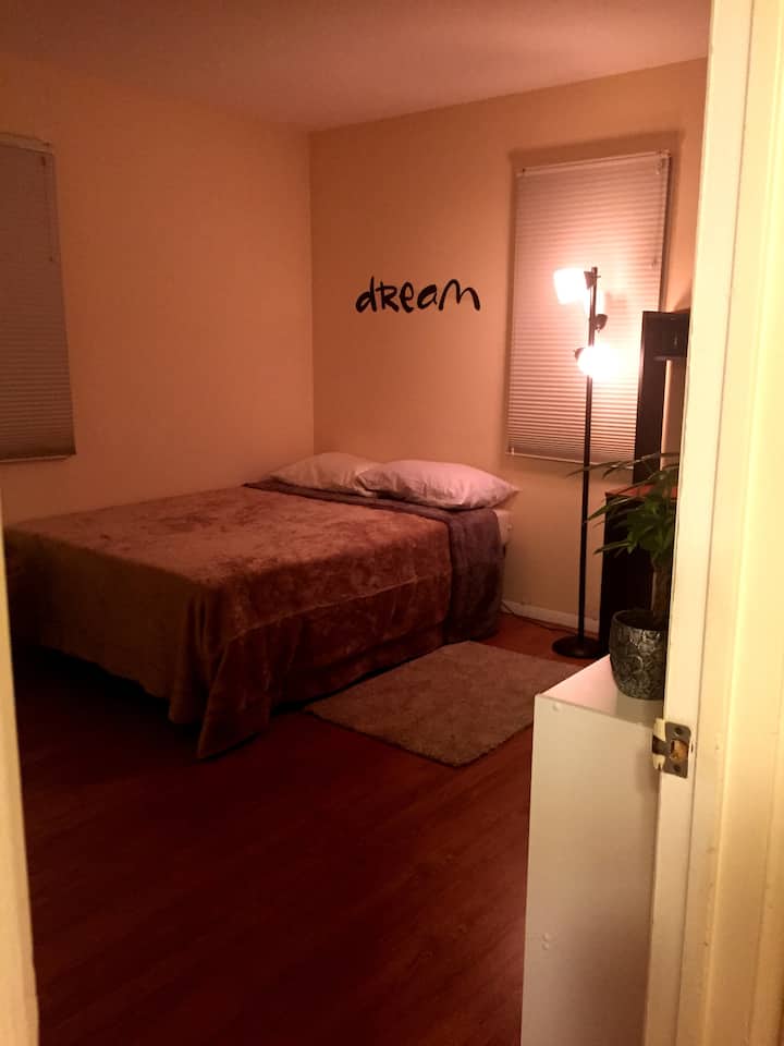 Dreamy Double-bed W/jacuzzi - Herndon, VA