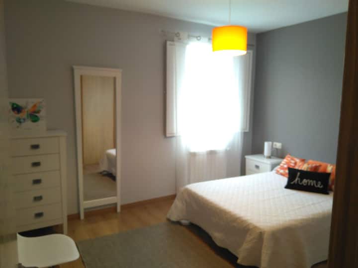 Nuevo, Cómodo Y Amplio Apartamento. - Santiago de Compostela