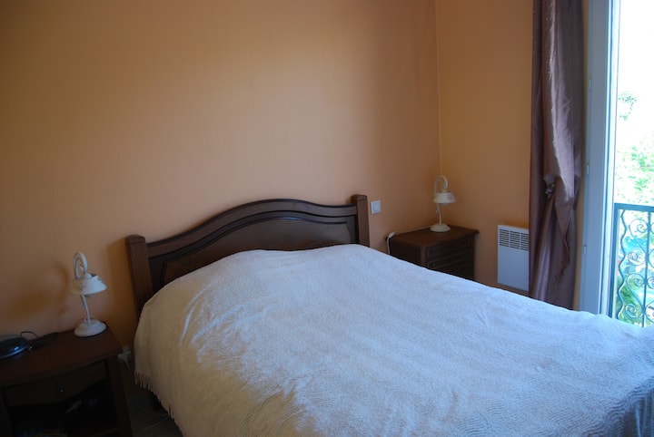 Chambre à Louer Avec Vaste Entrée, - Narbonne