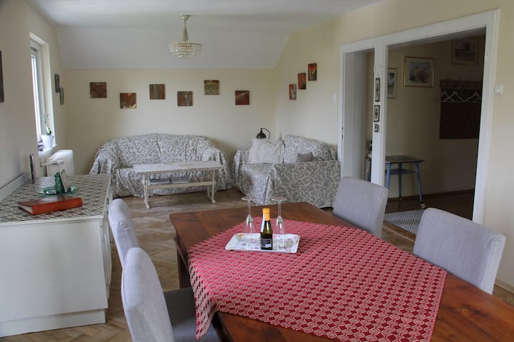 Spacious Comfortable Quiet Apartm. 80sqm, Balcony, Mountain View, Parking, Wifi - Salzburg