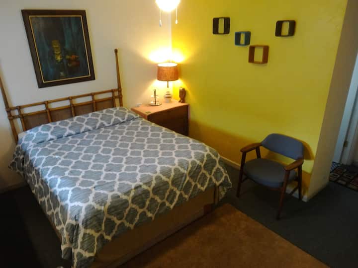D) - The 1960's Tiki Lounge Room - Coos Bay, OR