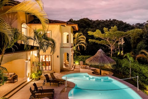 Costa Rica Luxury Villas & Vacation Rentals | Airbnb Luxe | Luxury Retreats