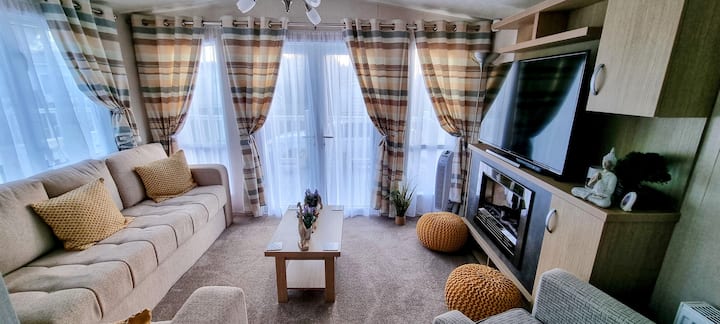 Amazing Holiday Home At Breydon Water Holiday Park - Gorleston-on-Sea