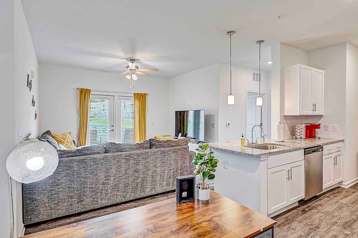 Lake View Suite - Pool, Pet Frdly,  Nr Dtwn Nasjax - Jacksonville, FL