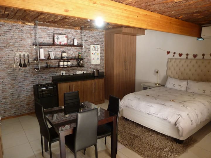 Springbok Apartments - Home Away From Home - Springbok