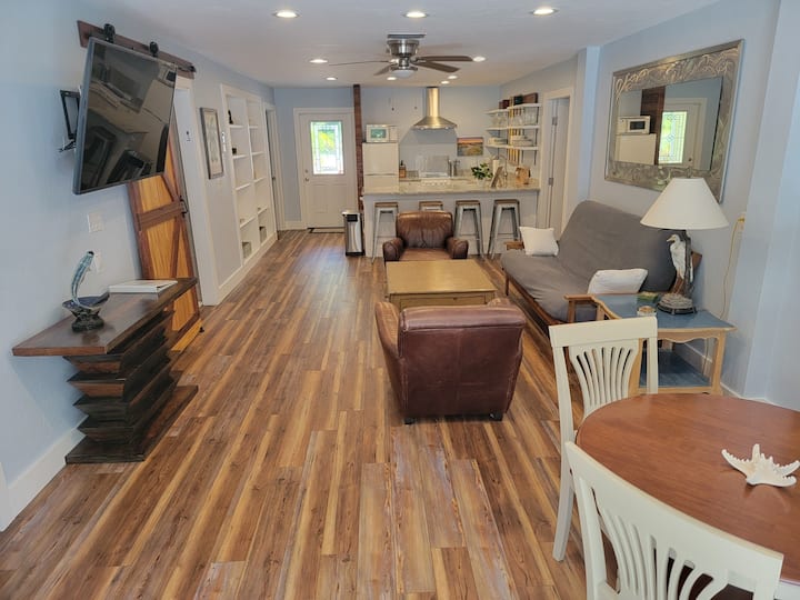 Main-stay Is A Luxury 2/1 Central To All Naples. - Naples, FL