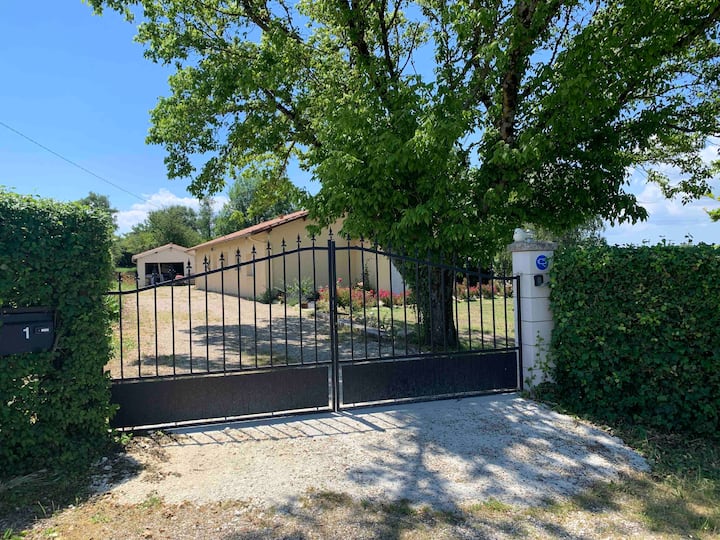Gîte Au Milieu Des Vignes,vue Sur La Gironde 4⭐️pmr - Blaye
