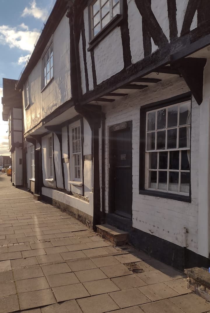 "Tudor Oaks" Central Cottage - Tewkesbury