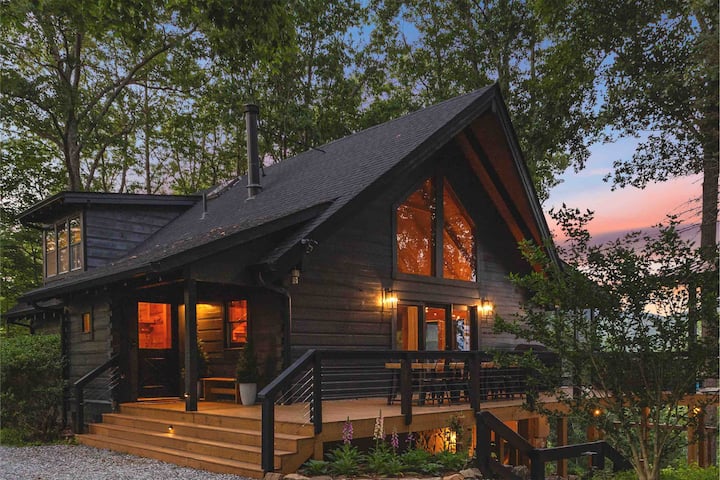Stunning Views Blue Ridge Mountain Cabin! Hot Tub - Blairsville, GA