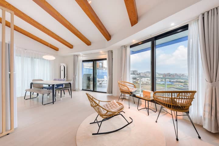 바닷가 가족룸 단체룸,럭셔리크르즈 닮은 오션뷰,독채스타일,제주공항 15분,501호 - Jeju