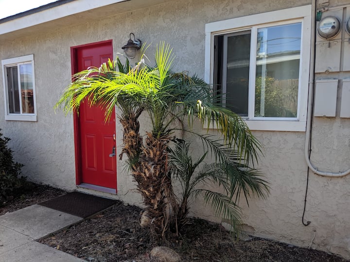 Pacific Beach Warm And Cozy, Stylish Cottage - San Diego, CA