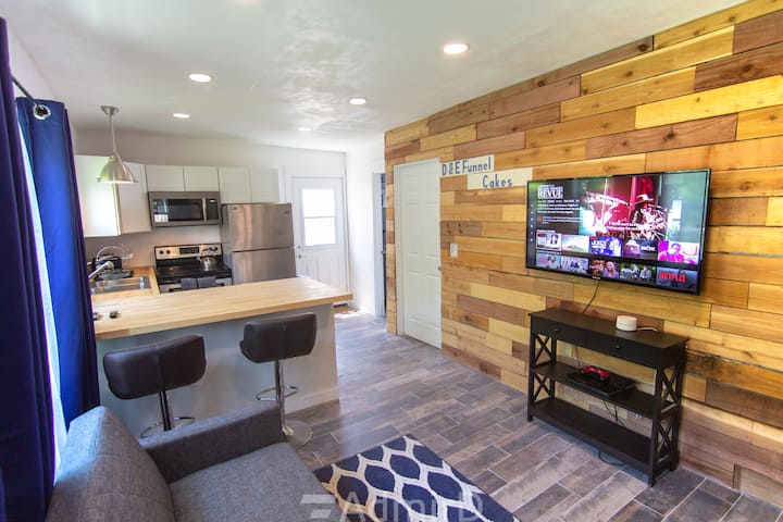 Newly Remodeled Quaint Corpus Christi Guest House - North Padre Island, TX