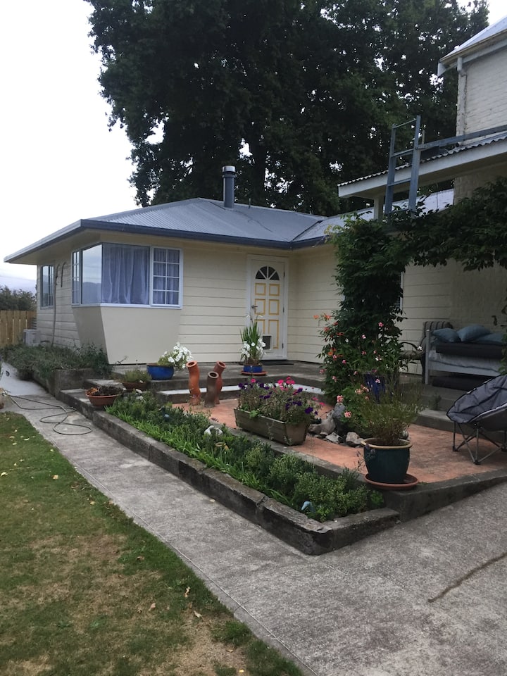 Retreat Amongst The Oaks - Brightwater