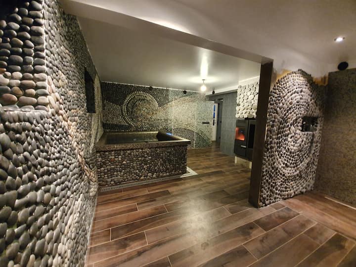ÖNundarholt Private Spa Apartment+ Shared Arcade - Iceland