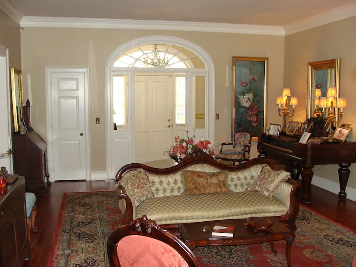 The Magnolia Club Private Room 4 - West Point, GA