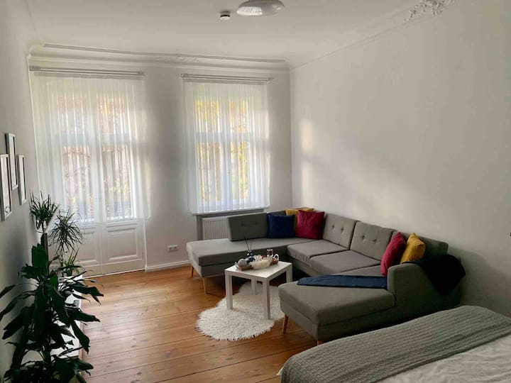 Berlin”in Merkezi Hermannplatz”ta Güzel Bir Daire - Berlin-Kreuzberg