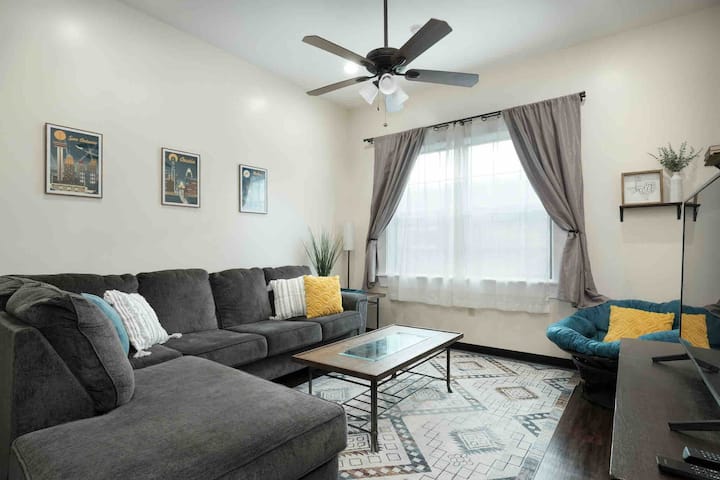 Gorgeous, Spacious Condo, Walkable To Downtown - Georgetown, TX