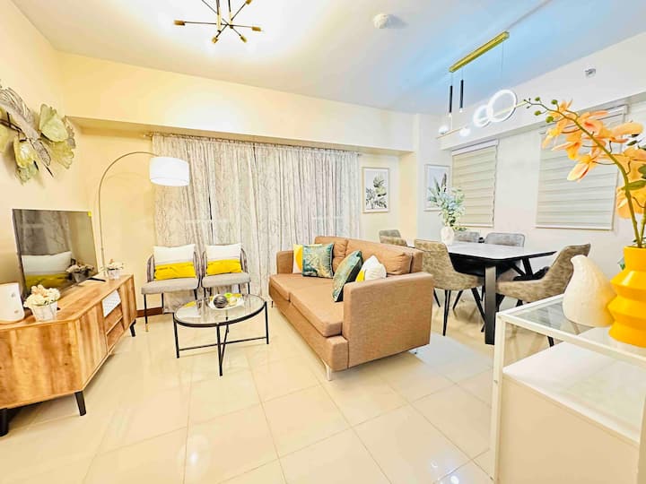Spacious & Modern 2br W/ Ac In Living Area - Quezon City