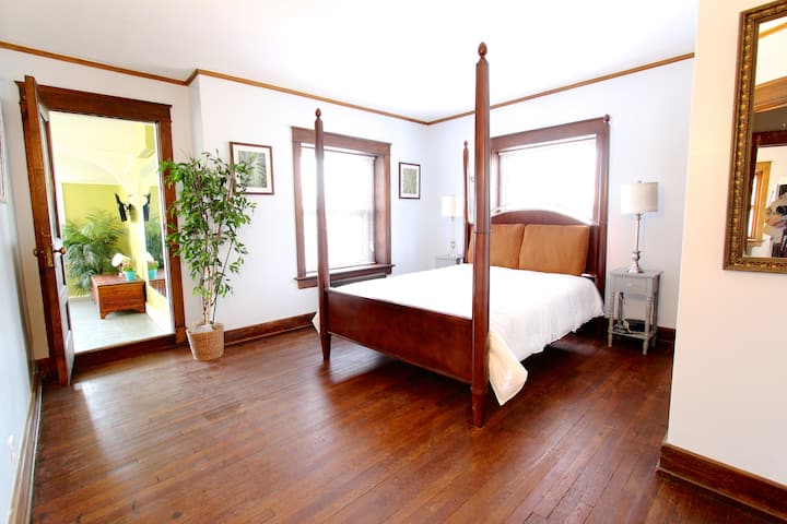 Spacious Sunroom Apt In Valentine - Kansas City