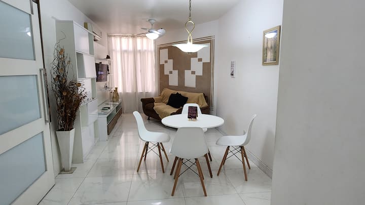 Apartamento Em Copacabana - 2 Quadras Da Praia - Rio de Janeiro