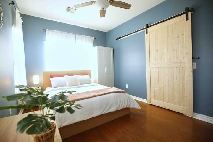 Sky Suite In Prime West Lancaster Location! - Lancaster, CA