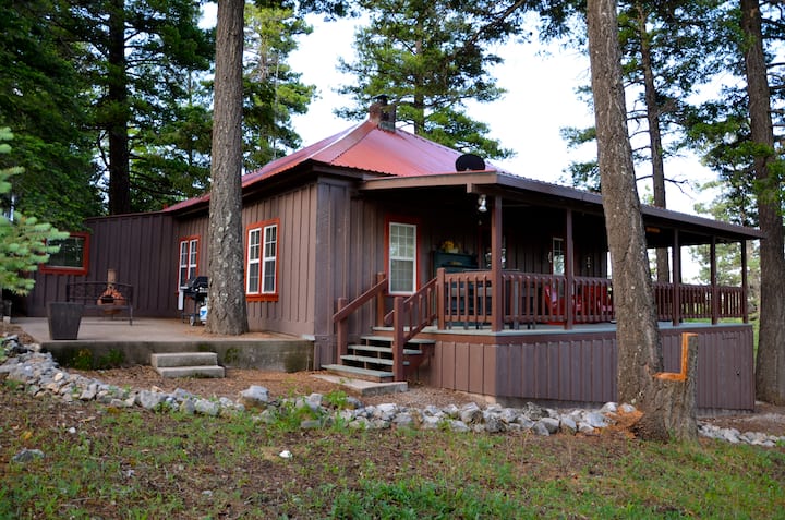 Cozy 3 Bedroom 2 Bath Historic Cabin Retreat! - Cloudcroft, NM