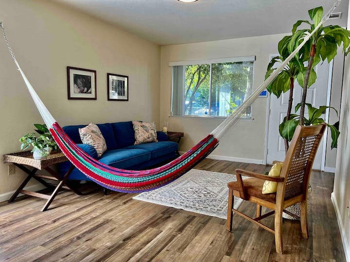 Bungalow In The Rainforest 2 - Sacramento, CA