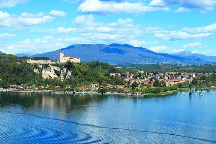 La maison du Tero, Lac Majeur, Angera - Appartements à louer à Angera ...