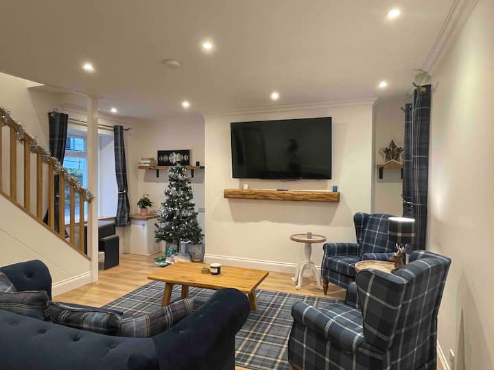 Modern Cottage With Hot Tub - Kirkcudbright