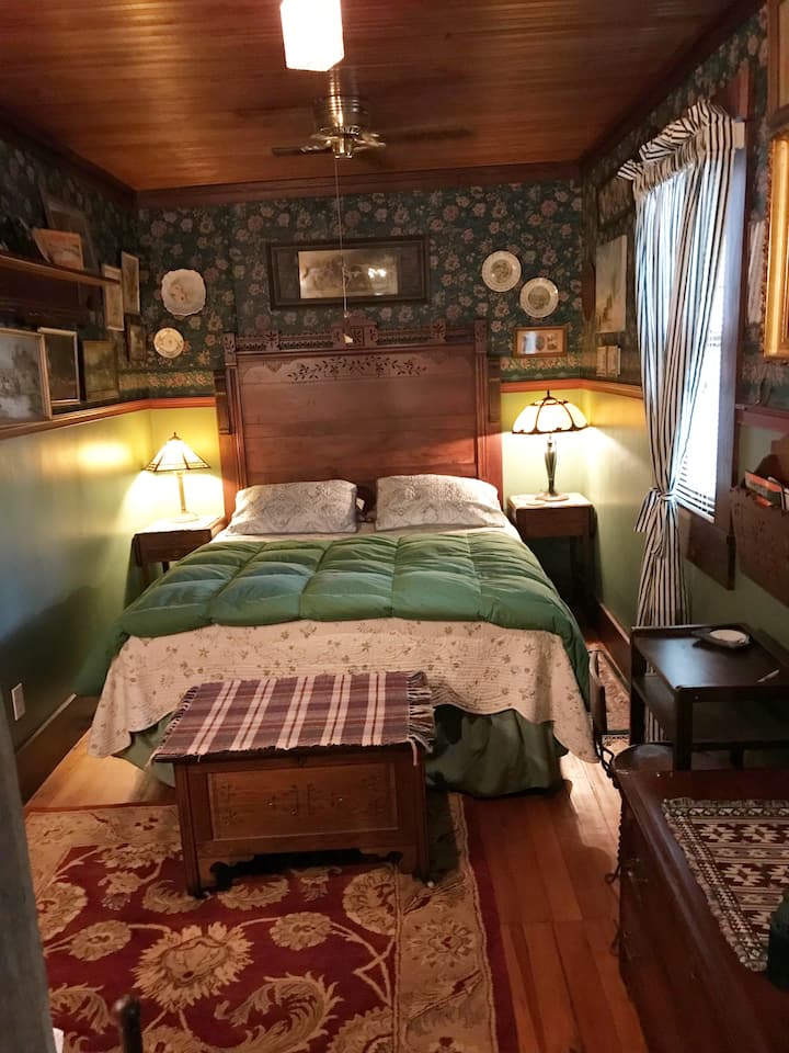 The Eastlake Suite At Stay Inn Style (Upstairs) - Fayetteville, AR