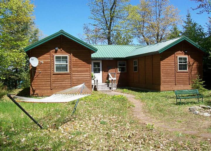 Island Time (Beaver Island) House W/lake Mi Access - Beaver Island, MI